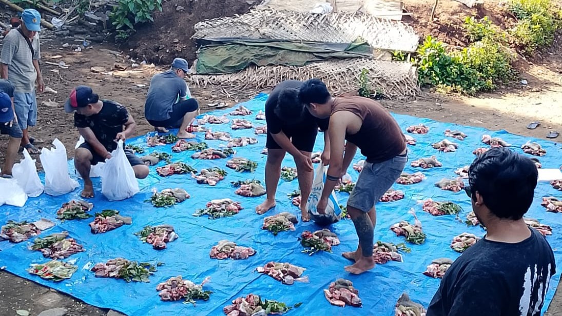 Nampah Kebo : Tradisi Unik Jelang Galungan di Desa Pandak Gede – Kilas Bali